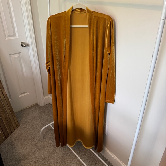 Jackets & Coats | Luxurious Gold Velvet Duster | Poshmark